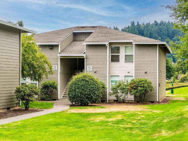 Eastman Heights 2 Bedroom Apartment for Rent at 301 Northwest Eastman Parkway, Gresham, OR 97030 Gresham Northwest