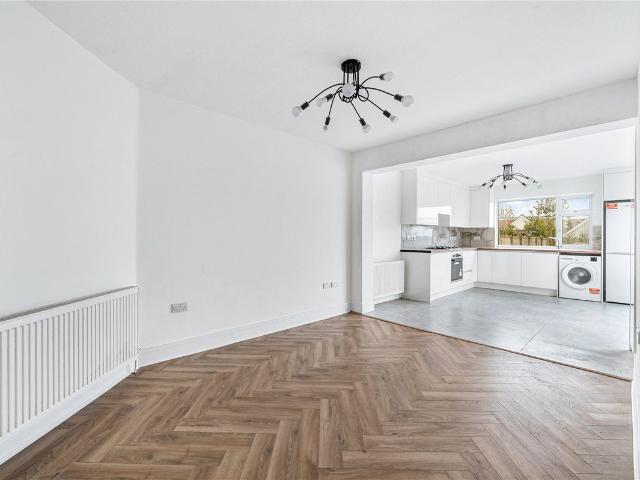 Eastmead Avenue, Greenford, Middlesex UB6, 4 bed detached house to rent, £2,800 pcm | PrimeLocation