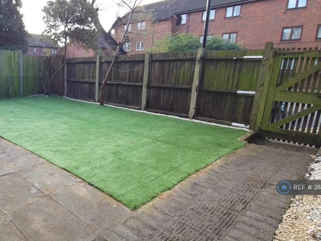 Eastney Road, London, CR0 2 bed flat to rent £1,750 pcm £404 pw