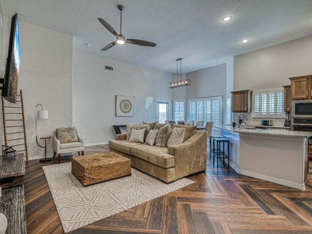 Eastside area for Short or Long Term Rental Completely Furnished Beautiful 4 bed/2 baths