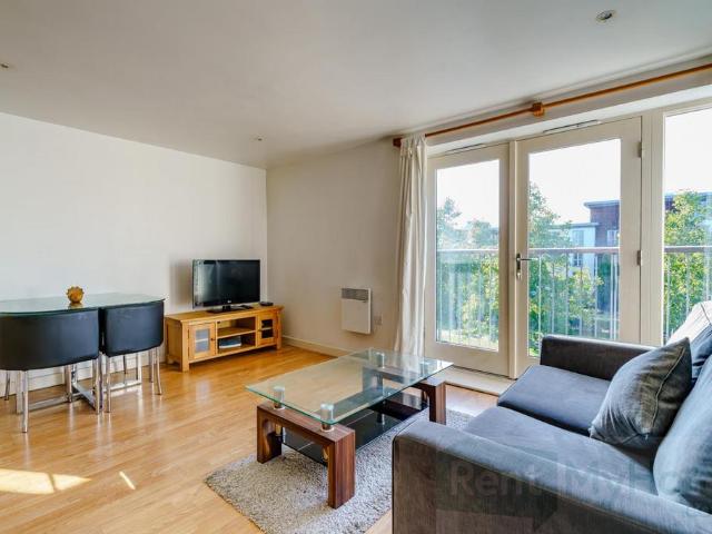 Eastside Mews, London 1 bed flat to rent £1,650 pcm £381 pw