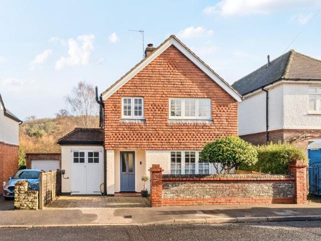 Eastwood Road, Bramley GU5, 4 bed country house to rent, £3,750 pcm | PrimeLocation