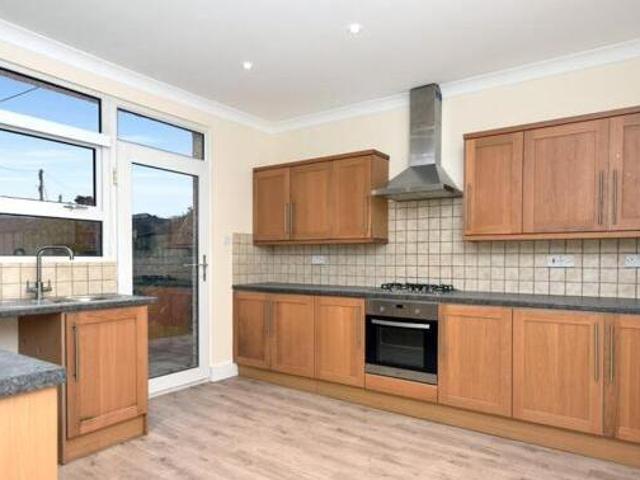 Eastwood Road, Rayleigh, 2 Bedroom Bungalow