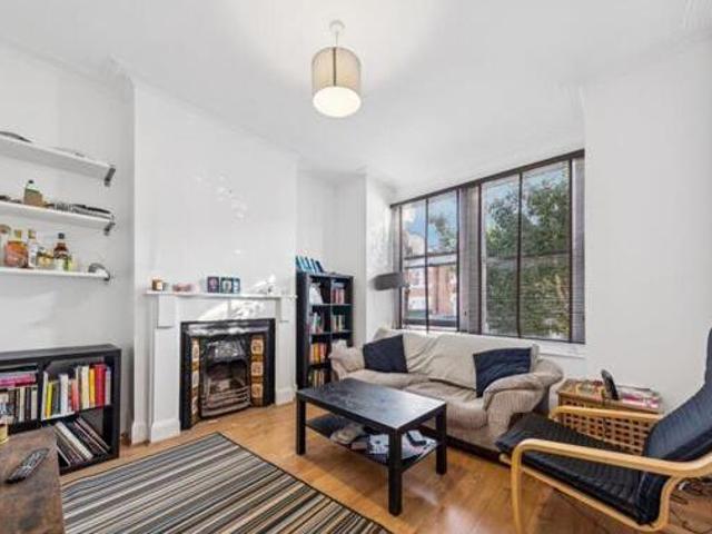 Eastwood Street, Streatham Vale, 2 Bedroom Flat