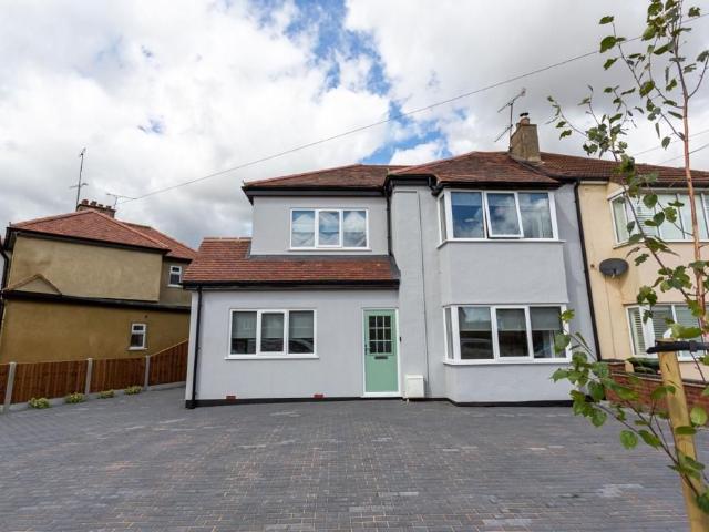 Eastwoodbury Lane, Southend On Sea SS2, Room to rent, £775 pcm | PrimeLocation