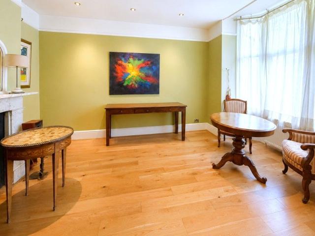 Eastworth Road, Chertsey, Surrey, KT16