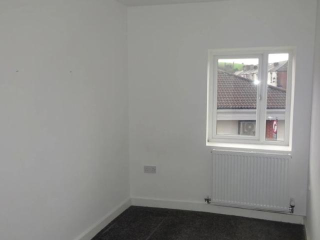 Eastway, Shaw, Oldham, OL2