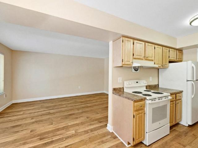 EastView on the Avenue 3 Bedroom Apartment for Rent at 906 N Caroline St, Baltimore, MD 21205 Gay Street