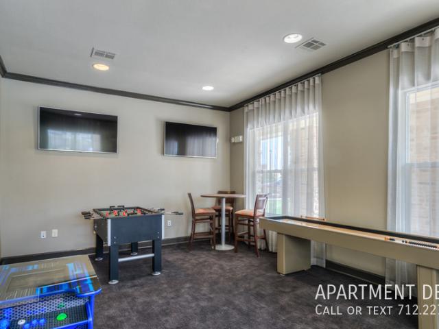 Easy access to hot spots.Barkey Levy Center apartments.