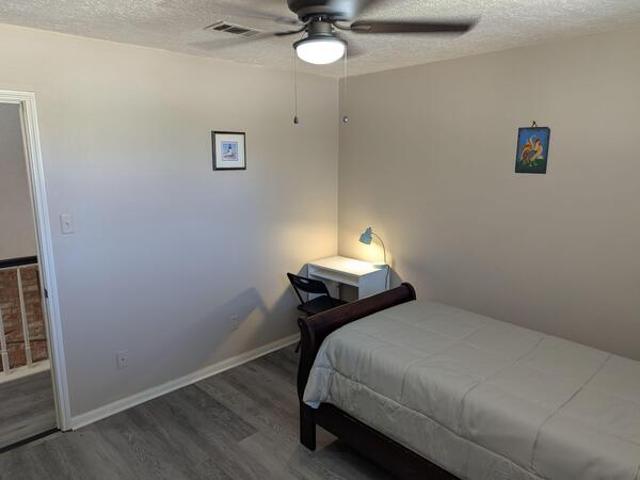 Easy, Accessible, Cozy Cypress Home at Reasonable Cost!