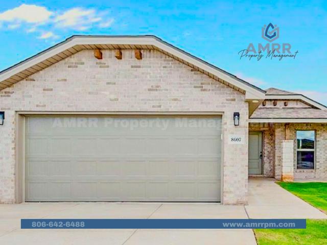 Easy Living with AMRR: 3 Bedroom, 2 Bath Home with 2 Car Garage