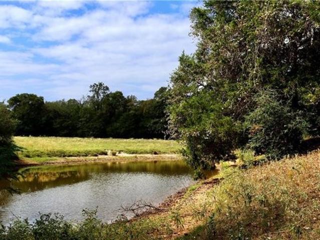 Easely Rd, Smithville, TX 78957