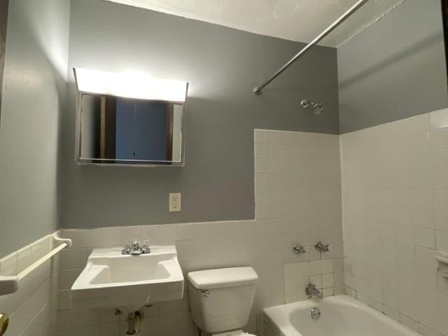 Eat Street Flat LLC 1 Bedroom Apartment for Rent at 2747 Stevens Ave, Minneapolis, MN 55408 Whittier