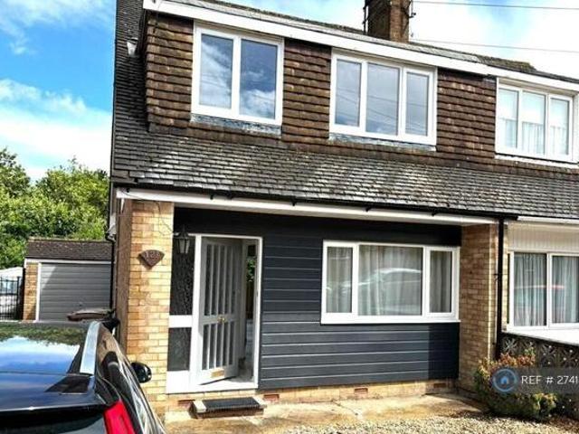 Eaton Valley Road, Luton, 3 Bedroom Semi detached