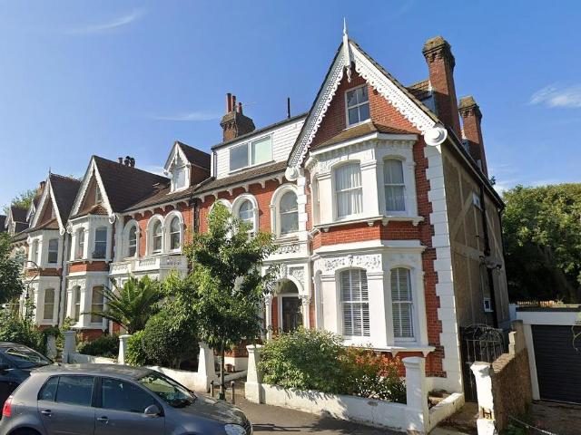 Eaton Villas, Hove 2 bed flat to rent £1,600 pcm £369 pw