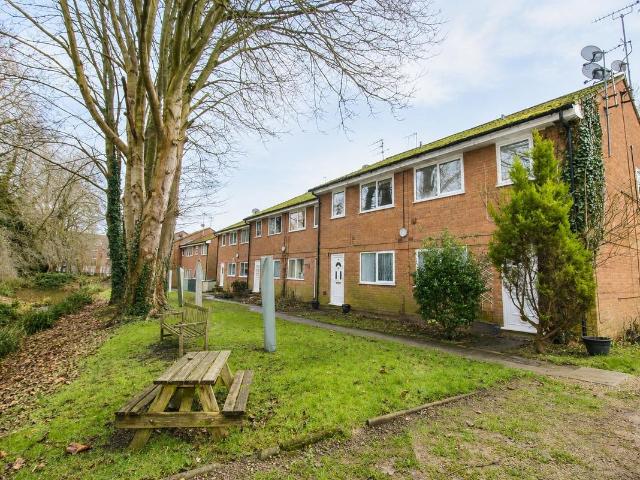 Eaton Avenue, High Wycombe HP12, 1 bed flat to rent, £1,050 pcm | PrimeLocation