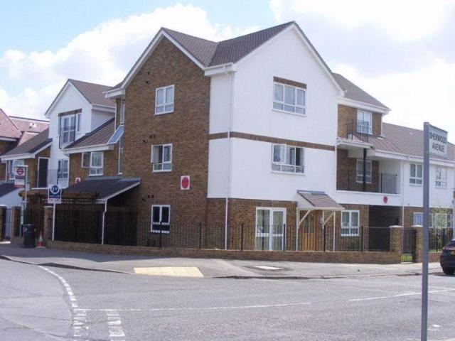 Eaton Court, Welbeck Avenue, Hayes, Middlesex UB4, 2 bed flat to rent, £1,650 pcm | PrimeLocation