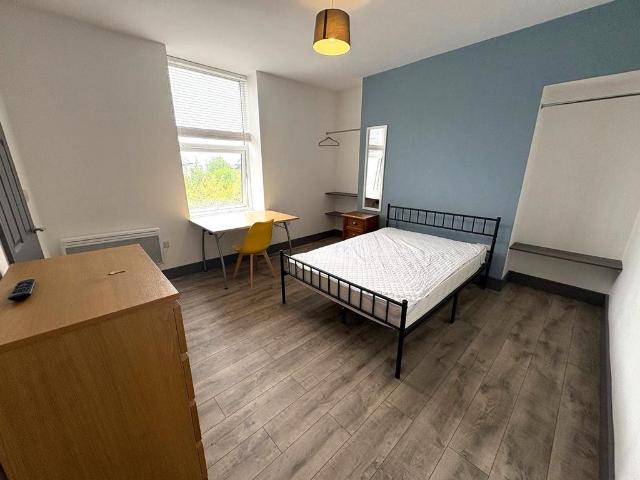 Eaton Crescent, Swansea, SA1 6 bed terraced house to rent £3,000 pcm £692 pw