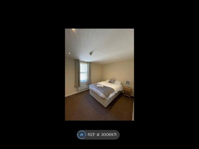 Eaton Crescent, Swansea SA1, 3 bed flat to rent, £1,200 pcm | PrimeLocation