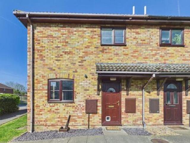 Eaton Ford, Linclare Place, St. Neots, 2 Bedroom House