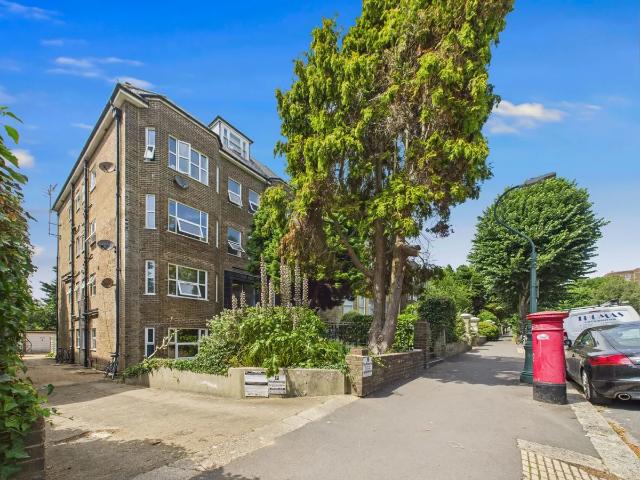 Eaton Gardens, Hove BN3, 1 bed flat to rent, £1,250 pcm | PrimeLocation