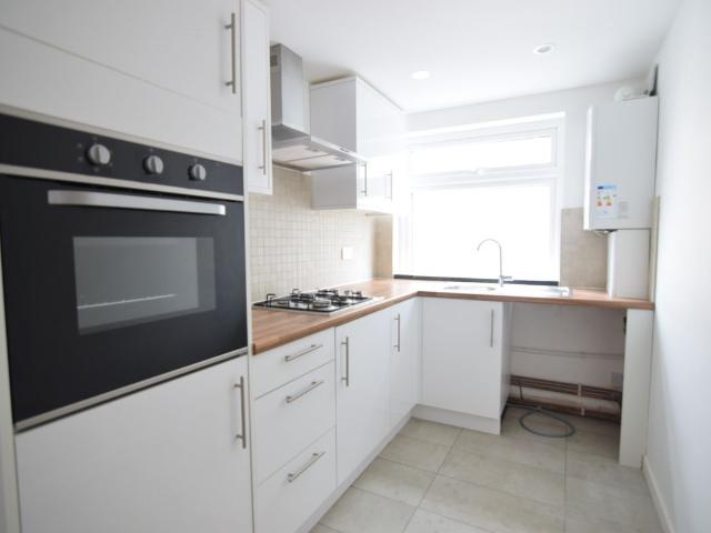 Eaton Gardens, Hove BN3, 2 bed flat to rent, £1,800 pcm | PrimeLocation