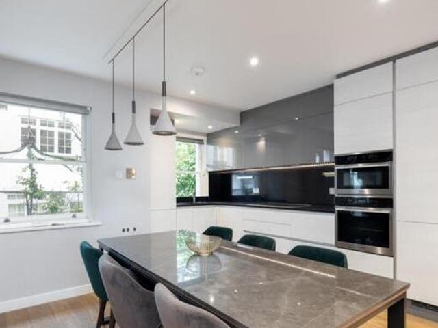 Eaton Mews South, London, 4 Bedroom Mews