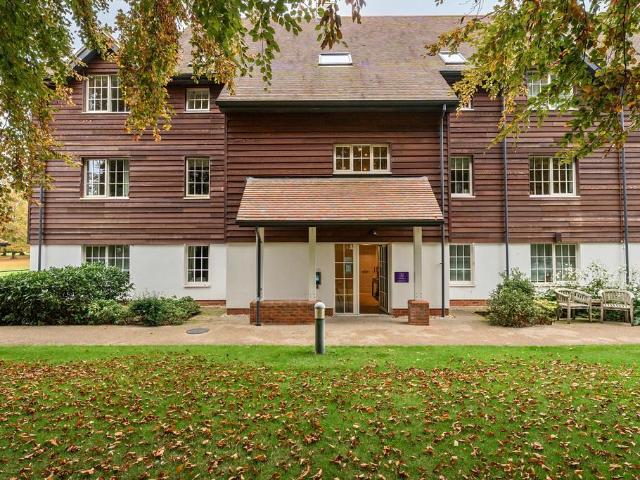 Eaton Mews, Templeton Road, Kintbury 2 bed apartment to rent £2,200 pcm £508 pw