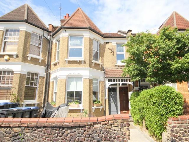 Eaton Park Road, Palmers Green N13 1 bed flat to rent £1,475 pcm £340 pw