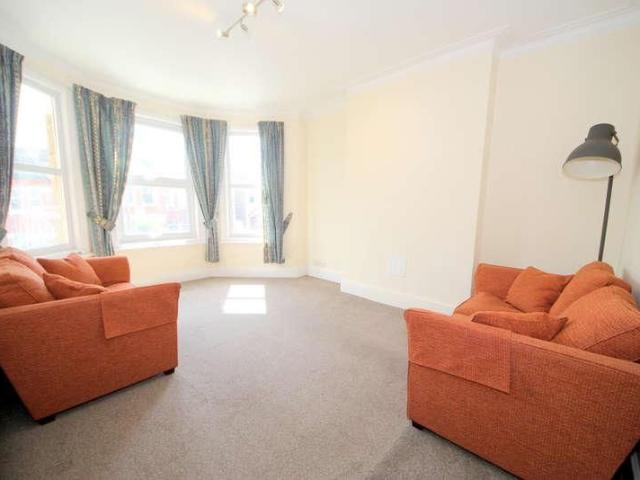 Eaton Park Road, Palmers Green, N13