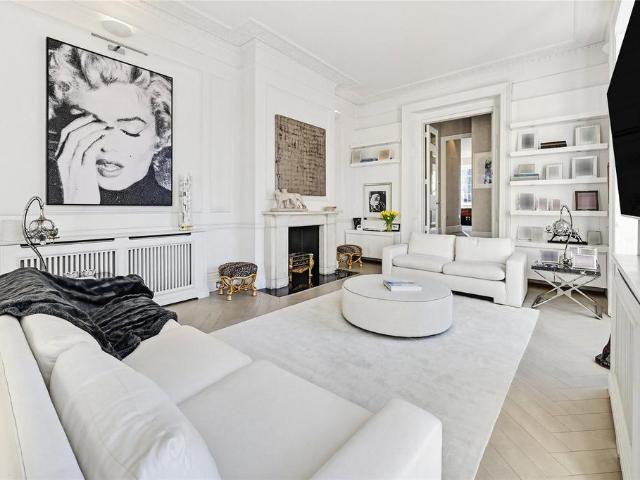 Eaton Place, Belgravia, London, SW1X 2 bed apartment to rent £15,999 pcm £3,692 pw