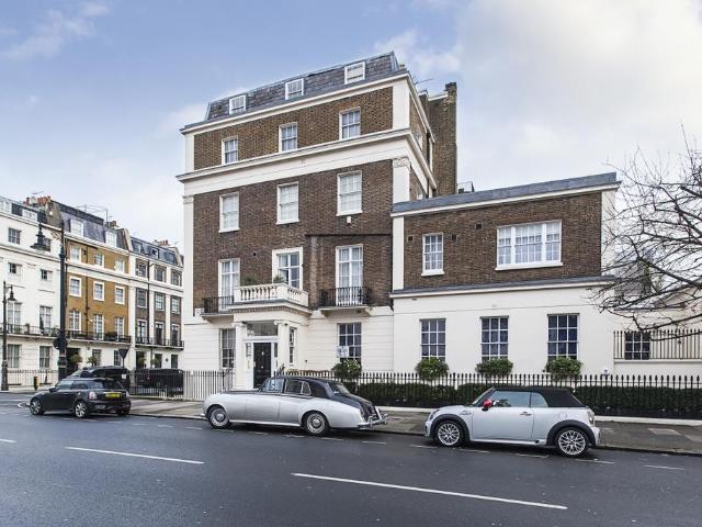 Eaton Place, Belgravia, SW1X 2 bed flat to rent £23,833 pcm £5,500 pw