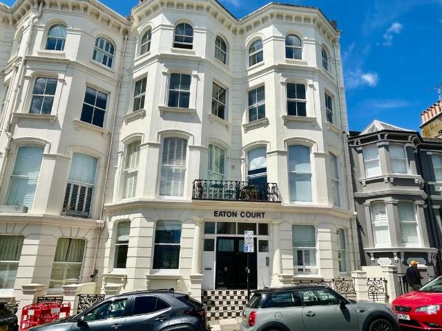 Eaton Place, Brighton BN2, 3 bed flat to rent, £2,500 pcm | PrimeLocation