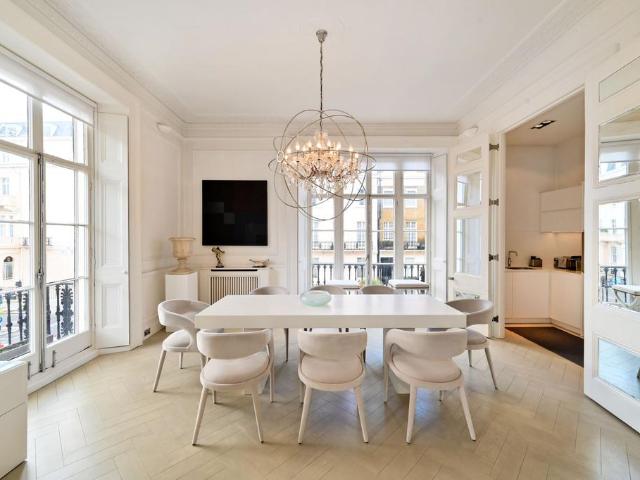 Eaton Place, SW1X 2 bed apartment to rent £23,833 pcm £5,500 pw
