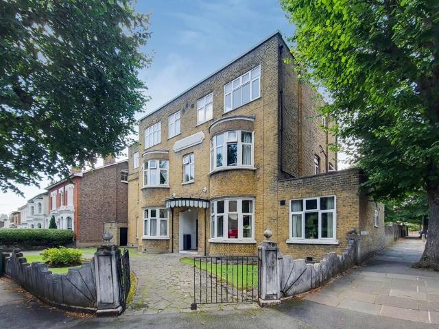 Eaton Rise, Ealing Broadway, London, W5 2 bed flat to rent £1,900 pcm £438 pw