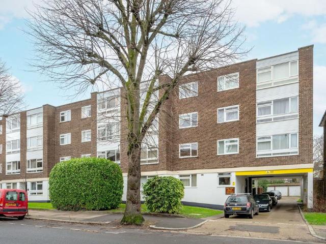 Eaton Rise, Ealing, London, W5 2 bed flat to rent £2,300 pcm £531 pw