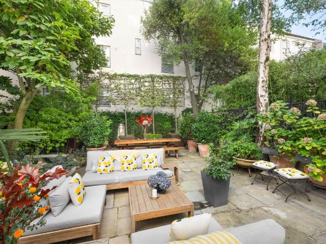 Eaton Square, Belgravia, London SW1W, 2 bed flat to rent, £21,017 pcm | PrimeLocation
