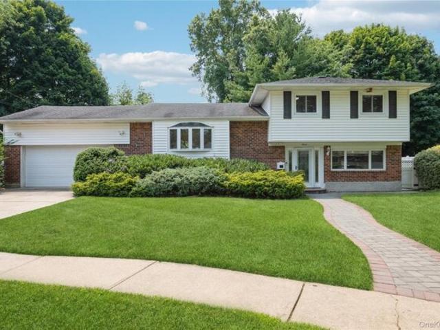 Ebb Ct, Commack, Home For Sale