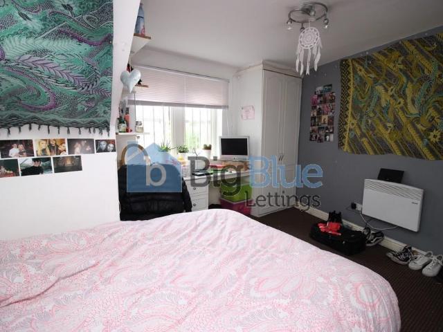Ebberston Terrace, Hyde Park, Leeds LS6 10 bed terraced house to rent £5,547 pcm £1,280 pw