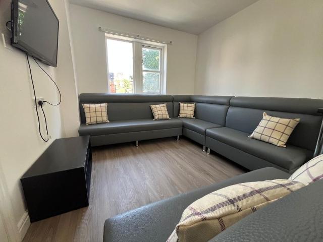 Ebberston Terrace, Leeds LS6, 10 bed semi detached house to rent, £542 pcm | PrimeLocation