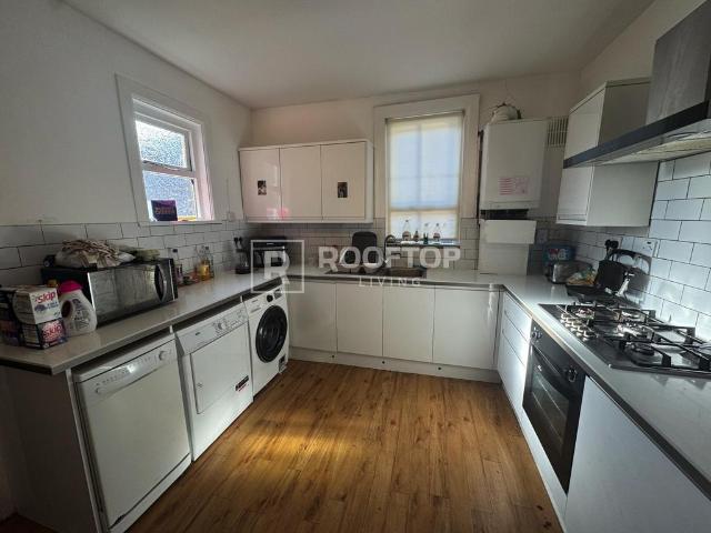 Ebberston Terrace, Leeds LS6 6 bed house to rent £3,510 pcm £810 pw