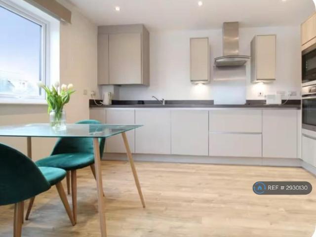 Ebbsfleet, Swanscombe, DA10 2 bed flat to rent £1,750 pcm £404 pw