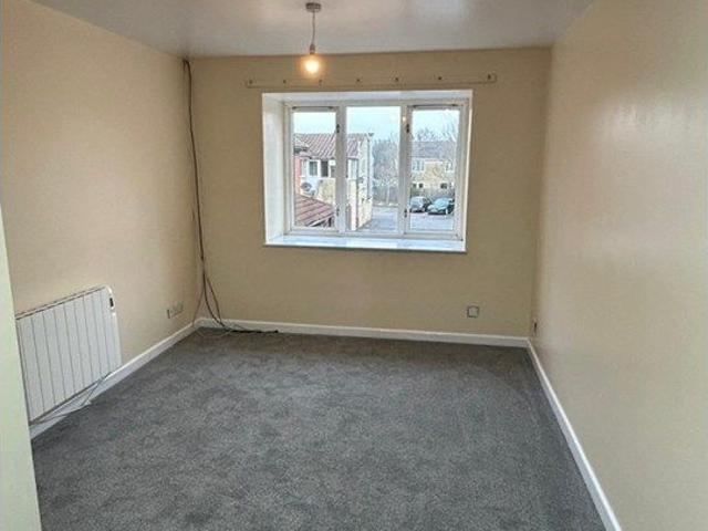 Ebdon Road, Weston Super Mare BS22, 2 bed flat to rent, £800 pcm | PrimeLocation