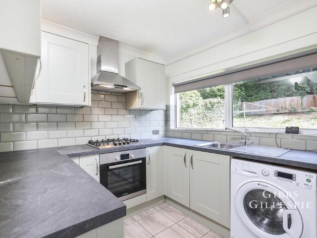 Ebenezer House, London Road. 3 bed flat to rent £1,600 pcm £369 pw