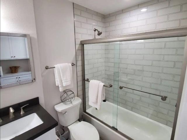 Ebers 4 Bedroom Apartment for Rent at 1558 Ebers St, San Diego, CA 92107 Ocean Beach