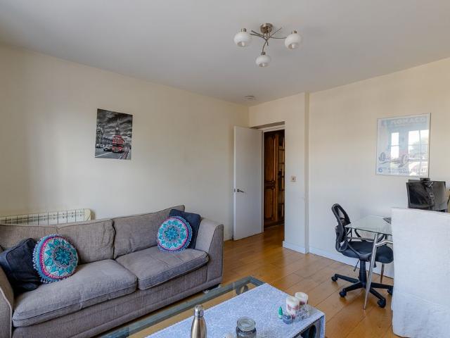 Ebury Bridge Road, London, SW1W