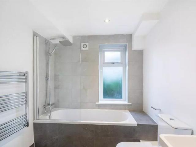 Ebury Bridge Road, London SW1W, 2 bed flat to rent, £4,450 pcm | PrimeLocation