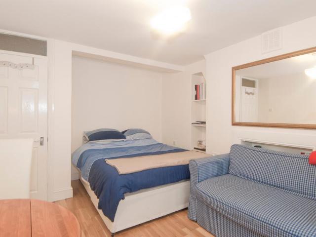 Ebury Bridge Road, London, SW1W Studio to rent £1,700 pcm £392 pw