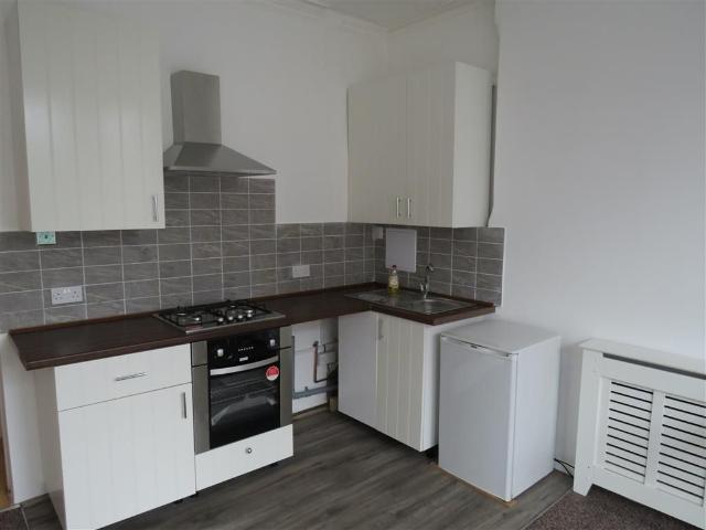 Ebury Road, Nottingham NG5, 2 bed flat to rent, £1,000 pcm | PrimeLocation