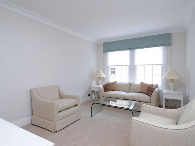 Ebury Street, Belgravia, London, SW1W 1 bed flat to rent £3,034 pcm £700 pw